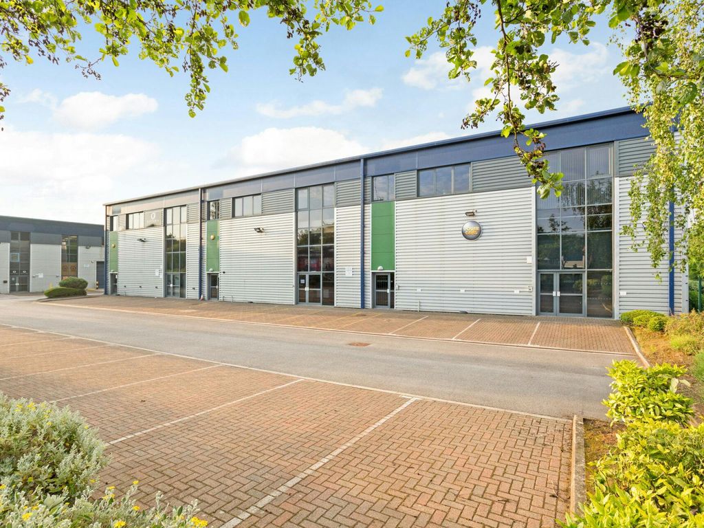 Units - B7, Fairhills Trade Centre, Soapstone Way, Irlam M44 ...