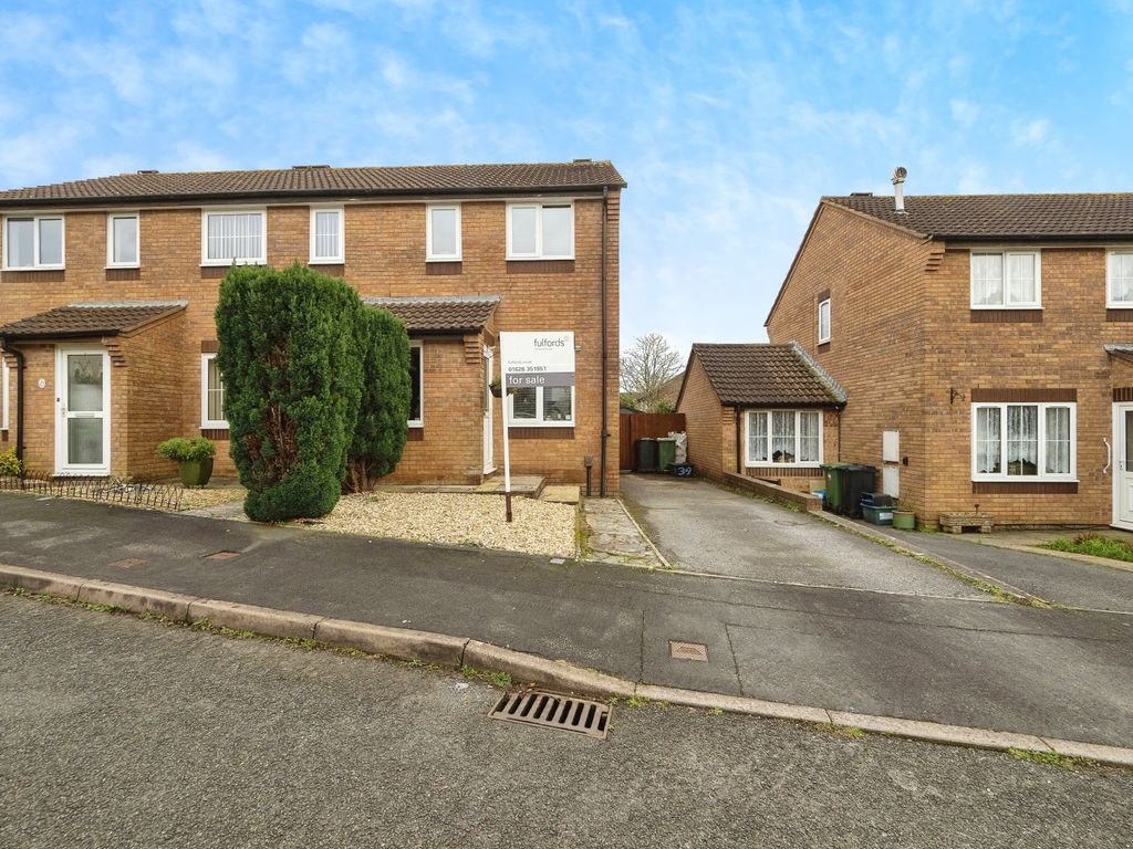 2 Bed End Terrace House For Sale In Oak Close Kingsteignton Newton