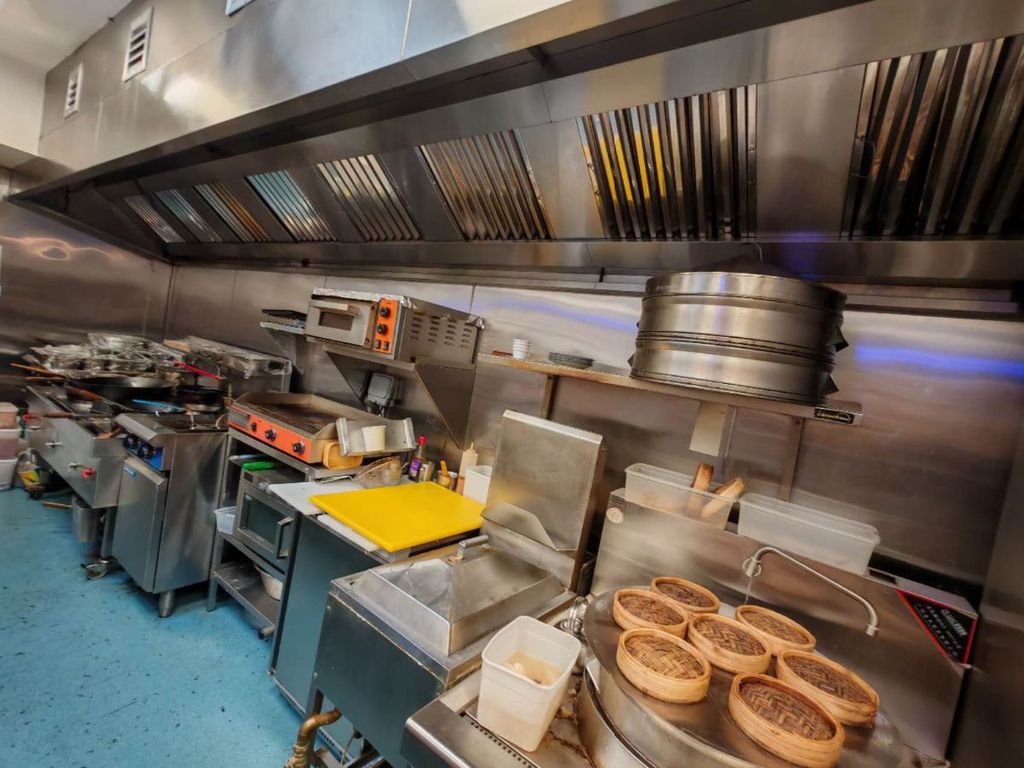 Restaurant to let in High Road, London N20, £35,000 pa - Zoopla