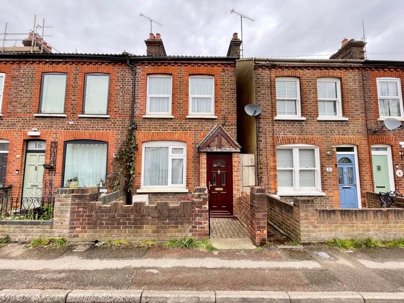 2 bed terraced house for sale in Englands Lane, Dunstable LU5 - Zoopla