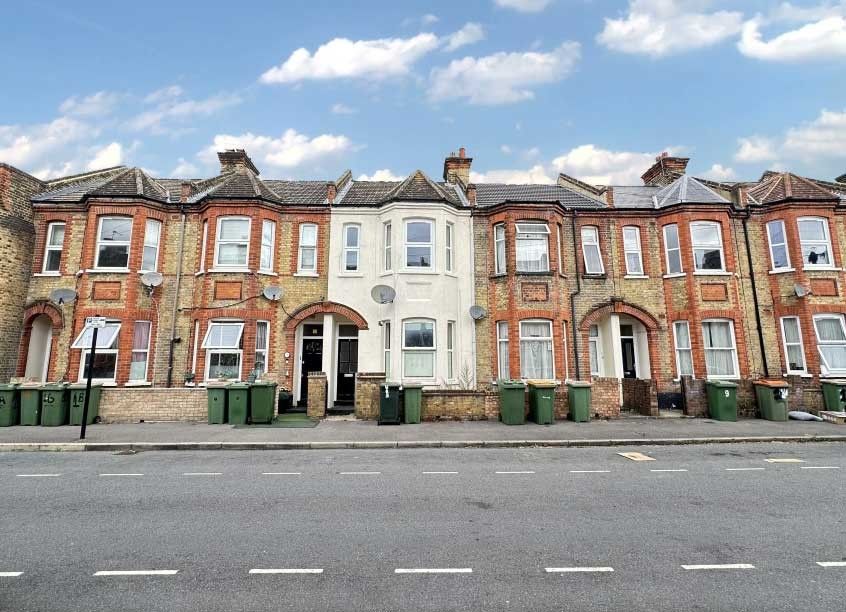 1 bed flat for sale in First Floor Flat, 5 Bingley Road, Canning Town ...