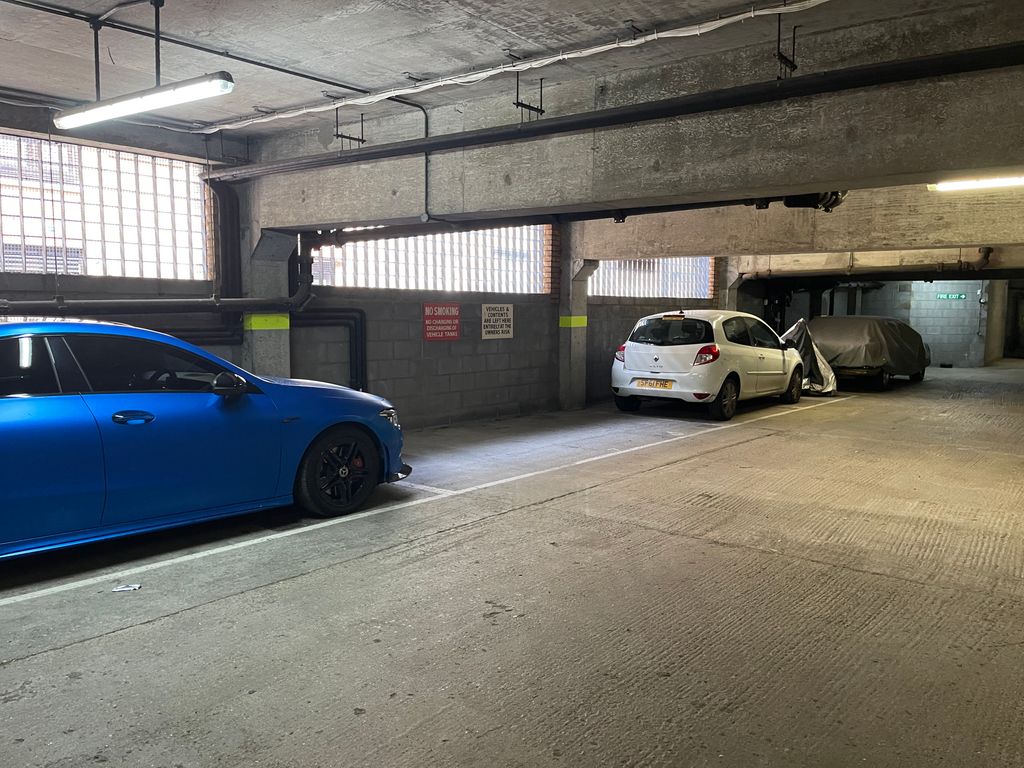 Parking to rent in Wapping High Street, Wapping, London E1W, £125 pcm ...