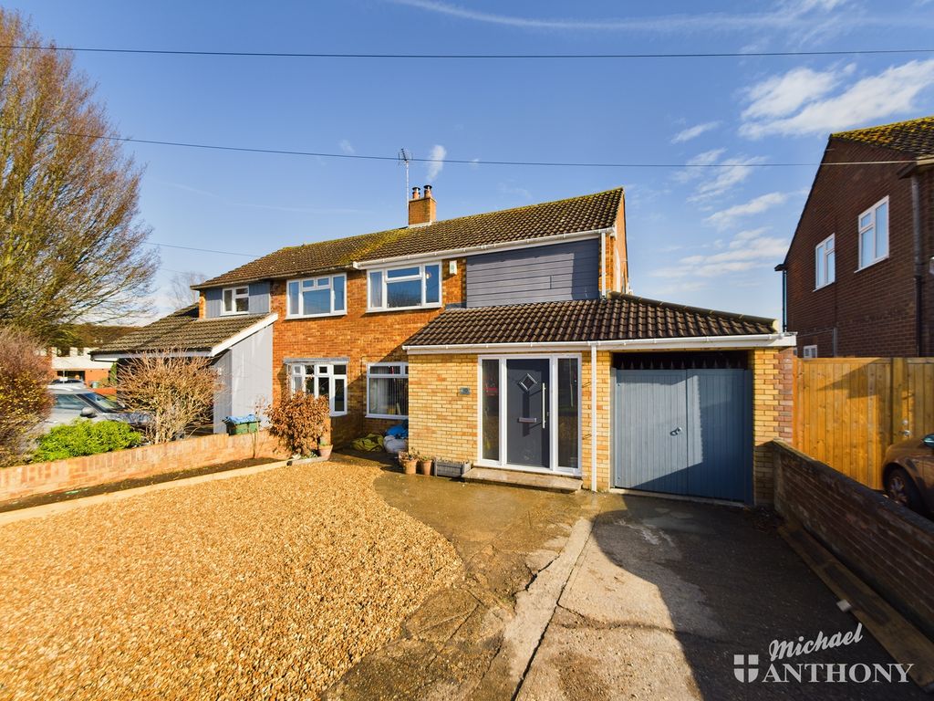 4 bed semi-detached house for sale in Eastfield Road, Aylesbury ...