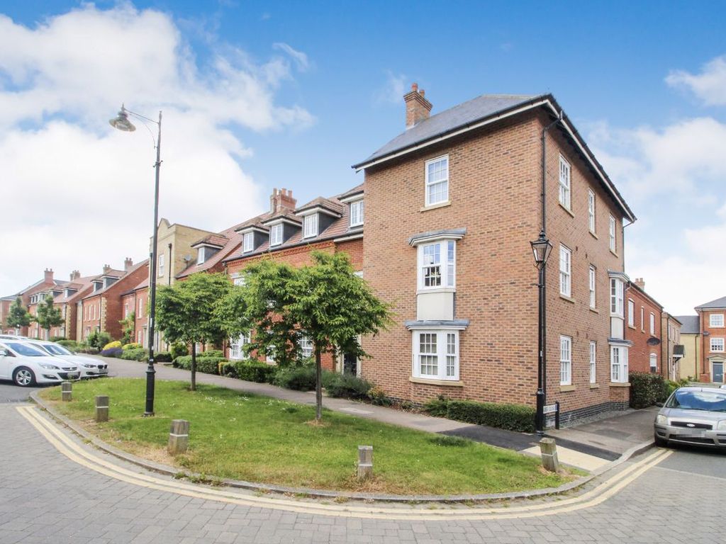 2 bed flat for sale in Greenkeepers Road, Great Denham, Bedford MK40, £ ...