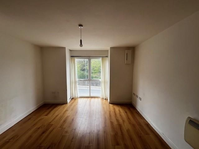 1 bed flat for sale in Otley Road, Bradford BD3, £45,000 - Zoopla