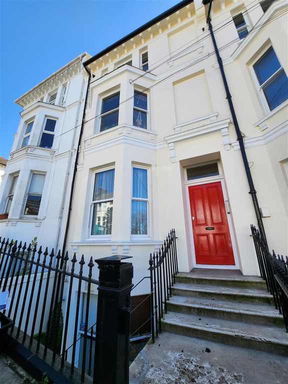 1 bed flat to rent in Ditchling Rise, Brighton BN1, £1,195 pcm - Zoopla