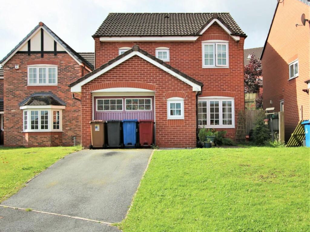 3 bed detached house for sale in Fazackerley Close, Blackburn BB2, £ ...