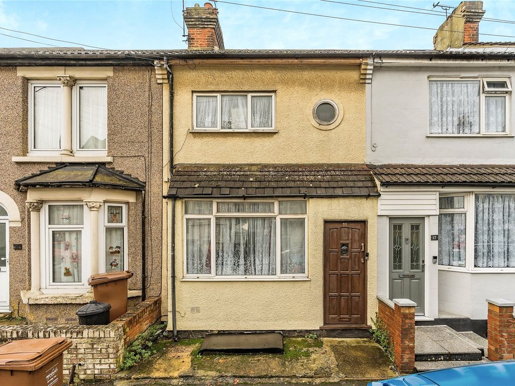 3 Bed Terraced House For Sale In St Georges Road Gillingham Kent Me7