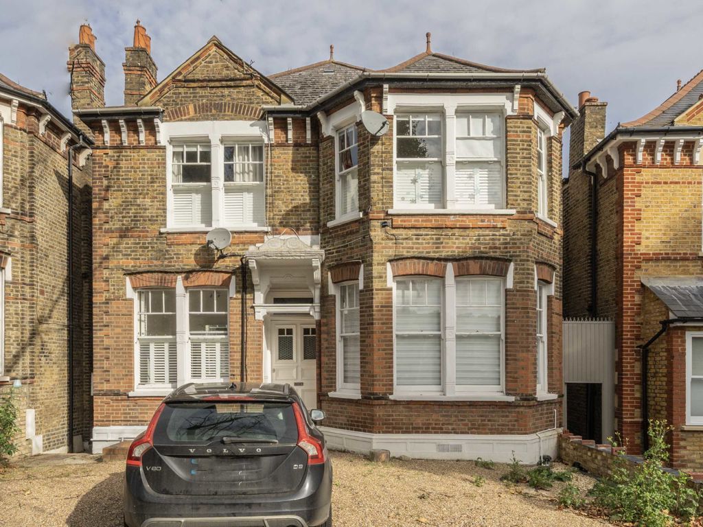 2 bed flat to rent in Palace Road, London SW2, £2,000 pcm - Zoopla