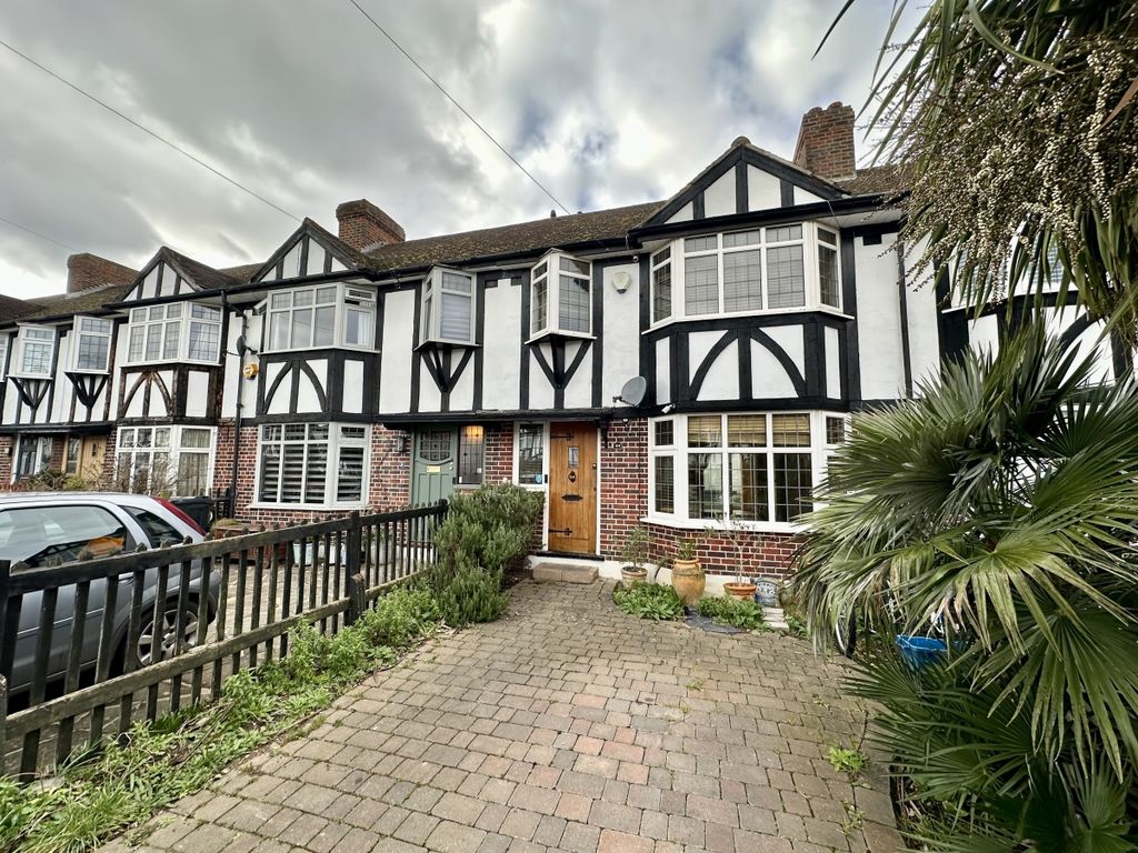 3 Bed Terraced House To Rent In Milner Drive Whitton Twickenham Tw2