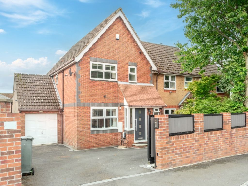 3 bed detached house for sale in Scarborough Street, Tingley, Wakefield ...
