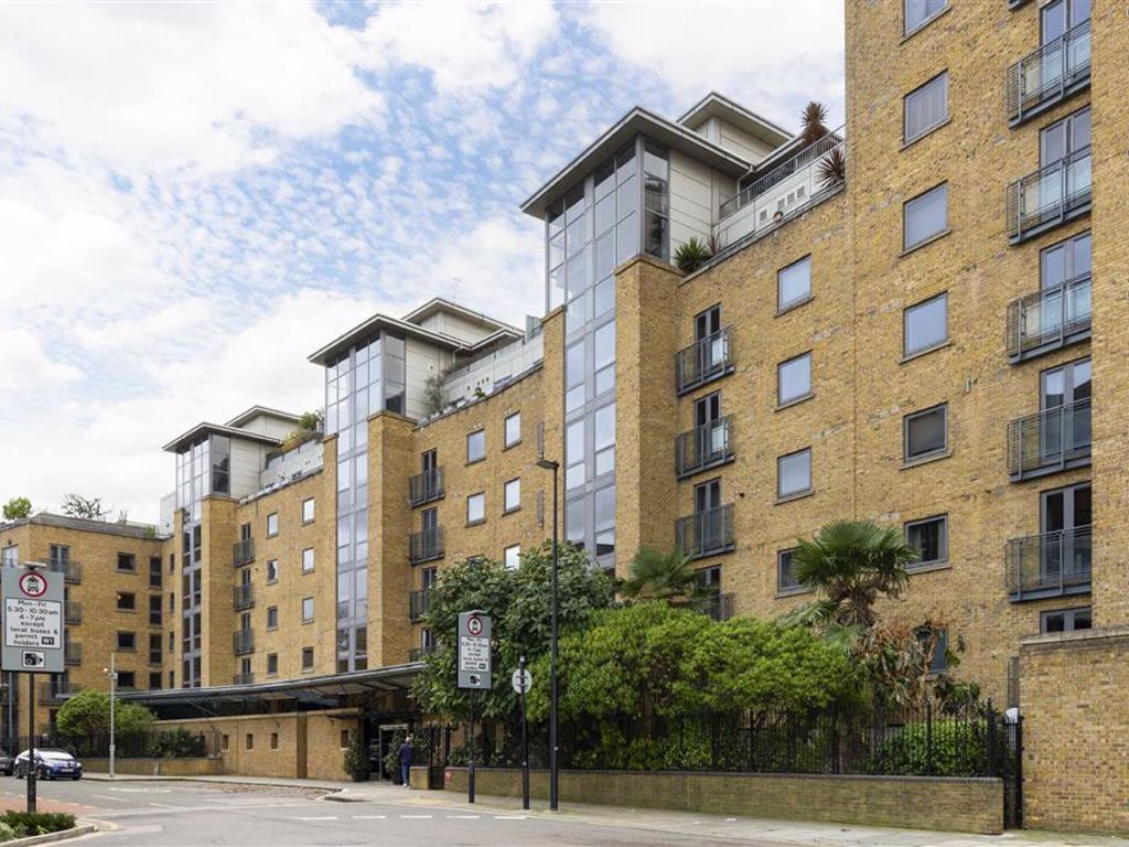 2 bed flat to rent in Wapping High Street, London E1W - Zoopla