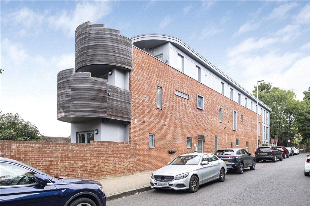 2 bed flat to rent in Norstead Place, Putney SW15 - Zoopla