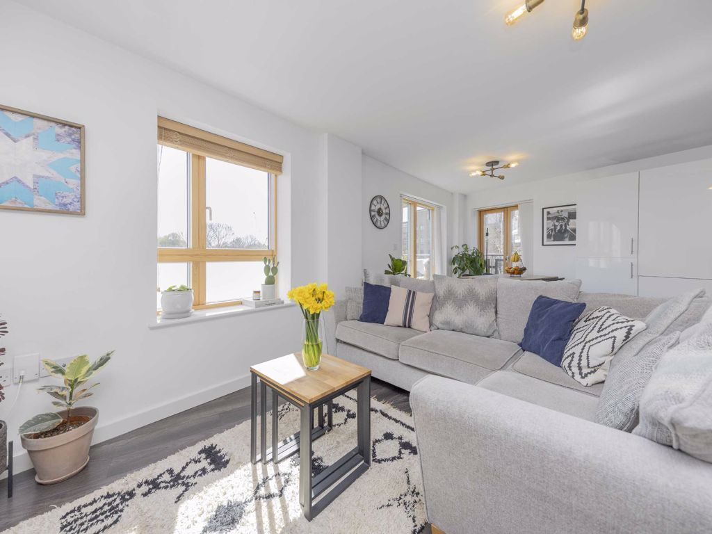 2 bed flat for sale in Clock View Crescent, London N7 - Zoopla