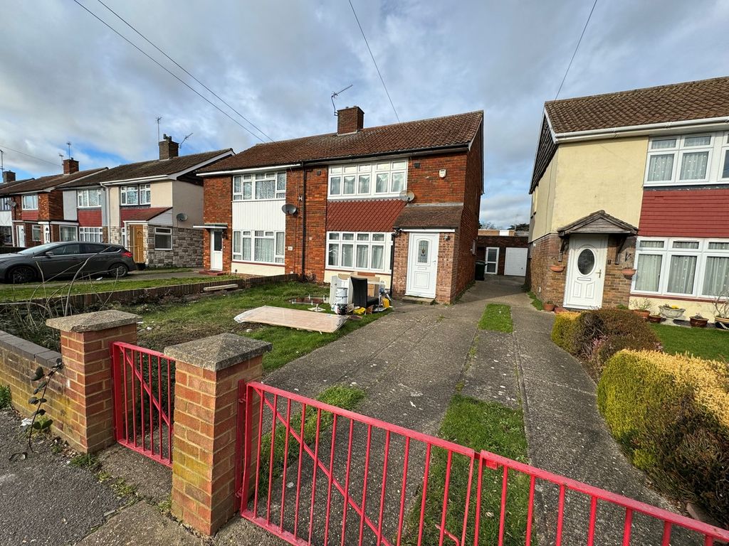 5 Bed Semi Detached House To Rent In St Marys Crescent Stanwell