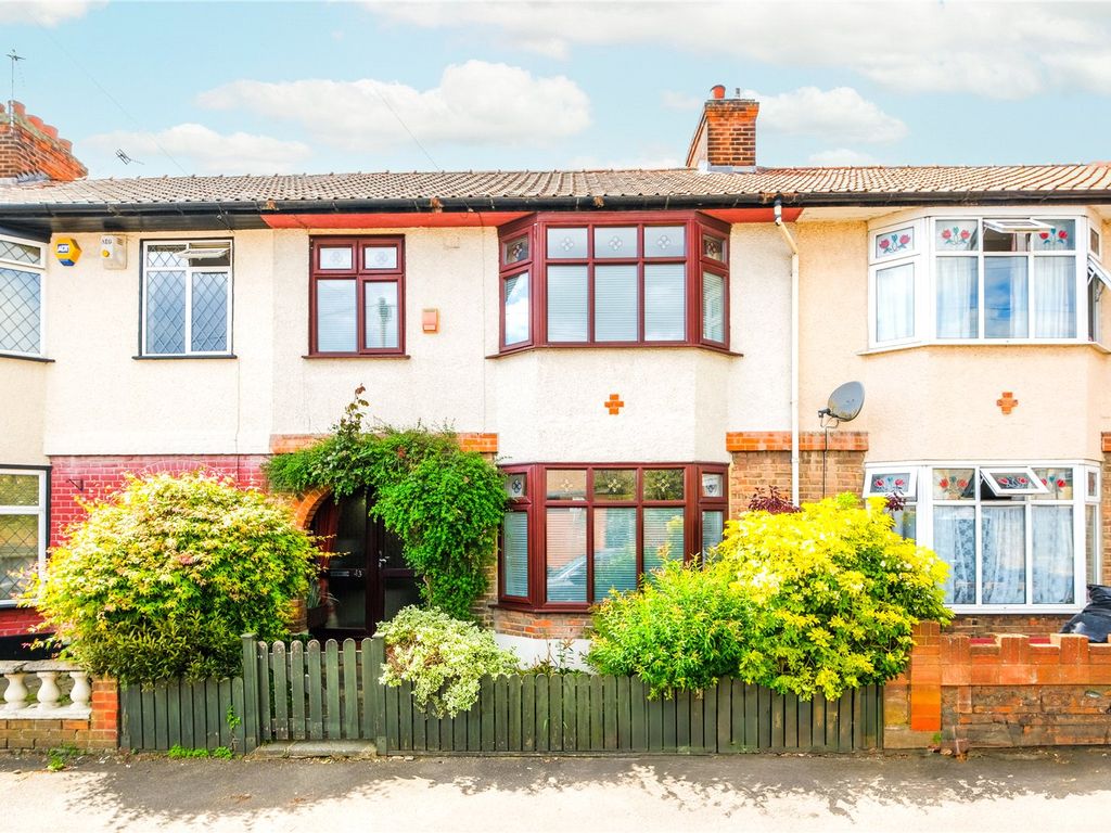 3 Bed Terraced House For Sale In Eustace Road Chadwell Heath Rm6 £