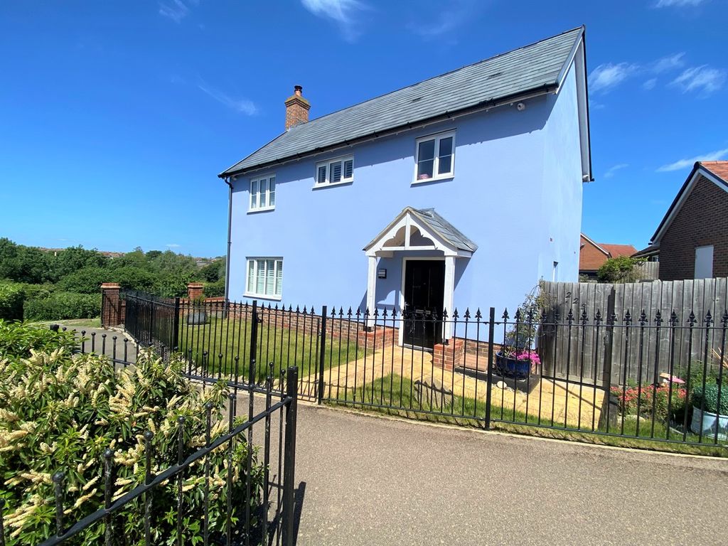 3 bed detached house to rent in Mill Park Drive, Braintree CM7 - Zoopla