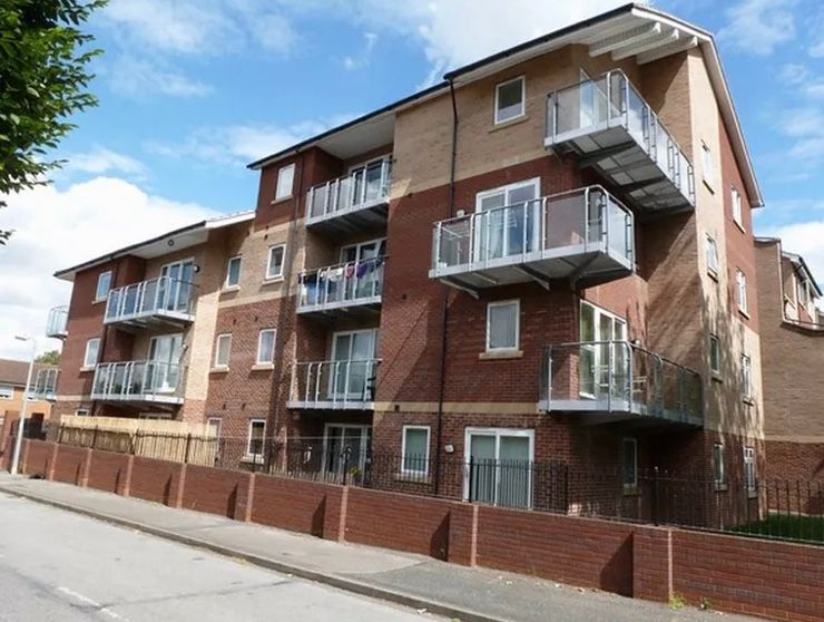 2 bed flat to rent in Cottingham Road, Hull HU6, £625 pcm - Zoopla