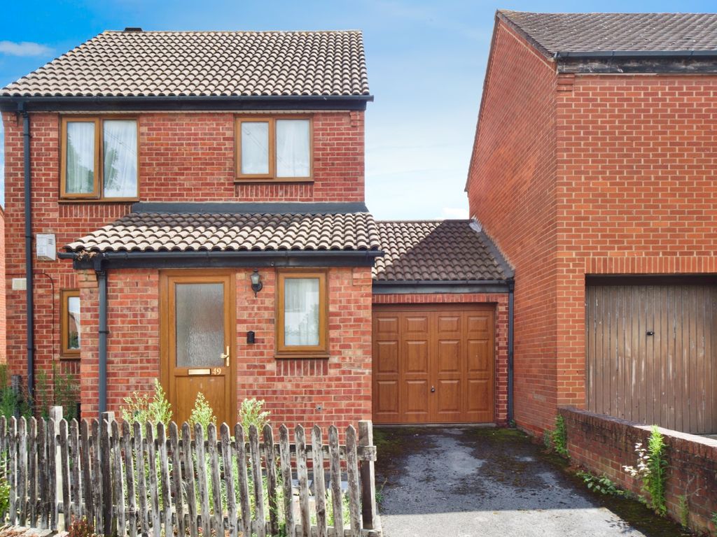 3 bed link detached house for sale in Linton Gardens, Beckton, London ...