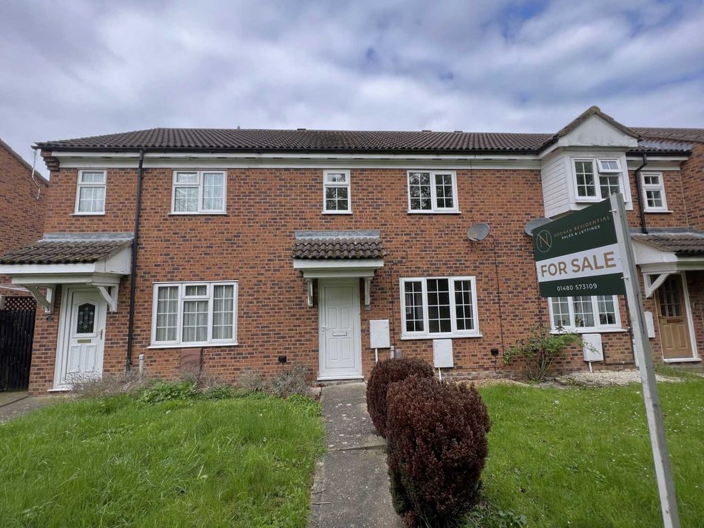 3 bed terraced house for sale in Alwyn Close, St Ives PE27 - Zoopla