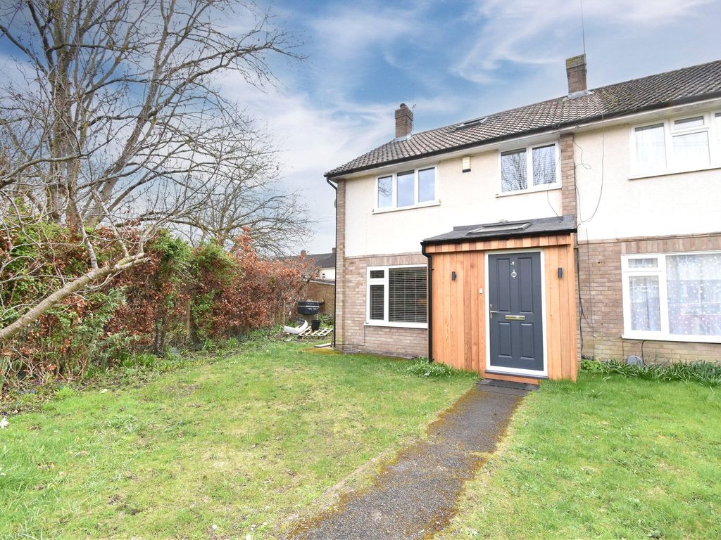 3 Bed End Terrace House To Rent In Cherry Tree Close Farnborough