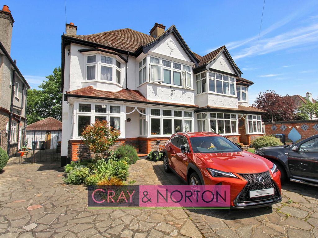 4 Bed Semi Detached House For Sale In Carlyle Road Addiscombe Cr0 £