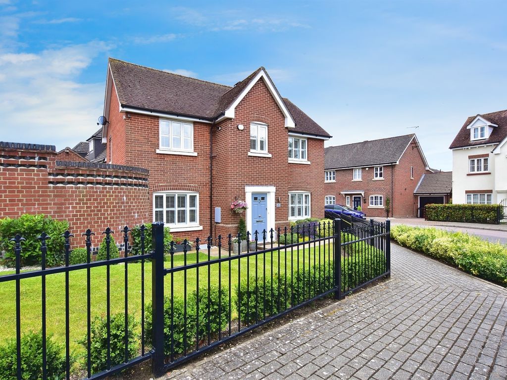 6 bed detached house for sale in Oldfield Drive, Wouldham, Rochester ...