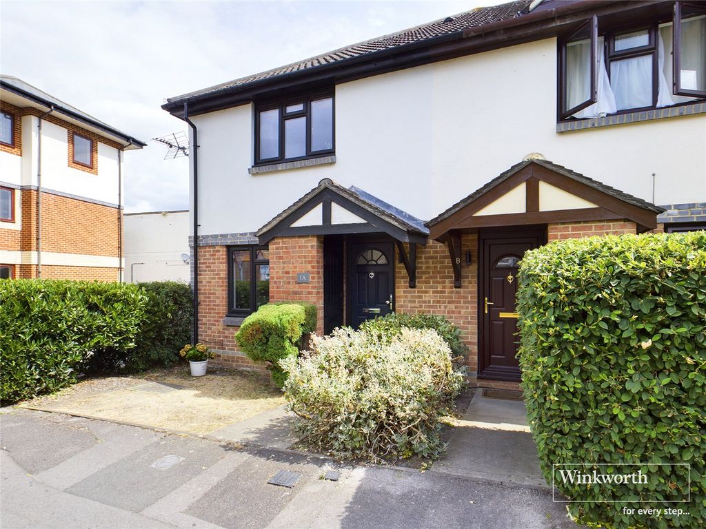 1 Bed Terraced House For Sale In De Beauvoir Road Reading Berkshire