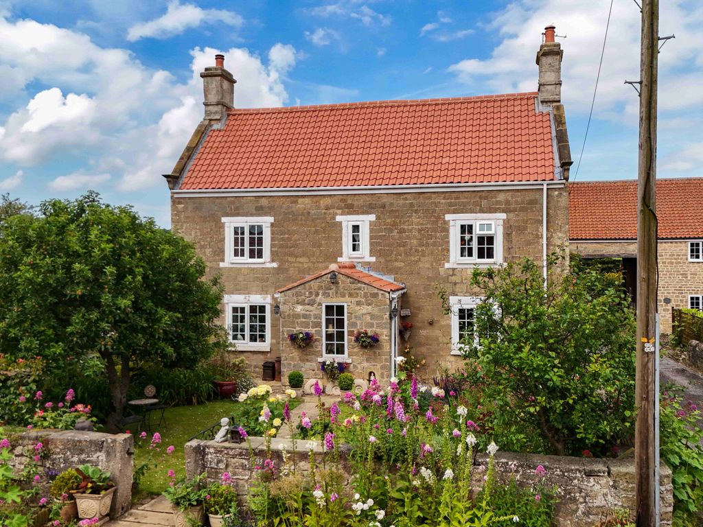 5 bed farmhouse for sale in Dinnington Road, Woodsetts, Worksop S81, £ ...