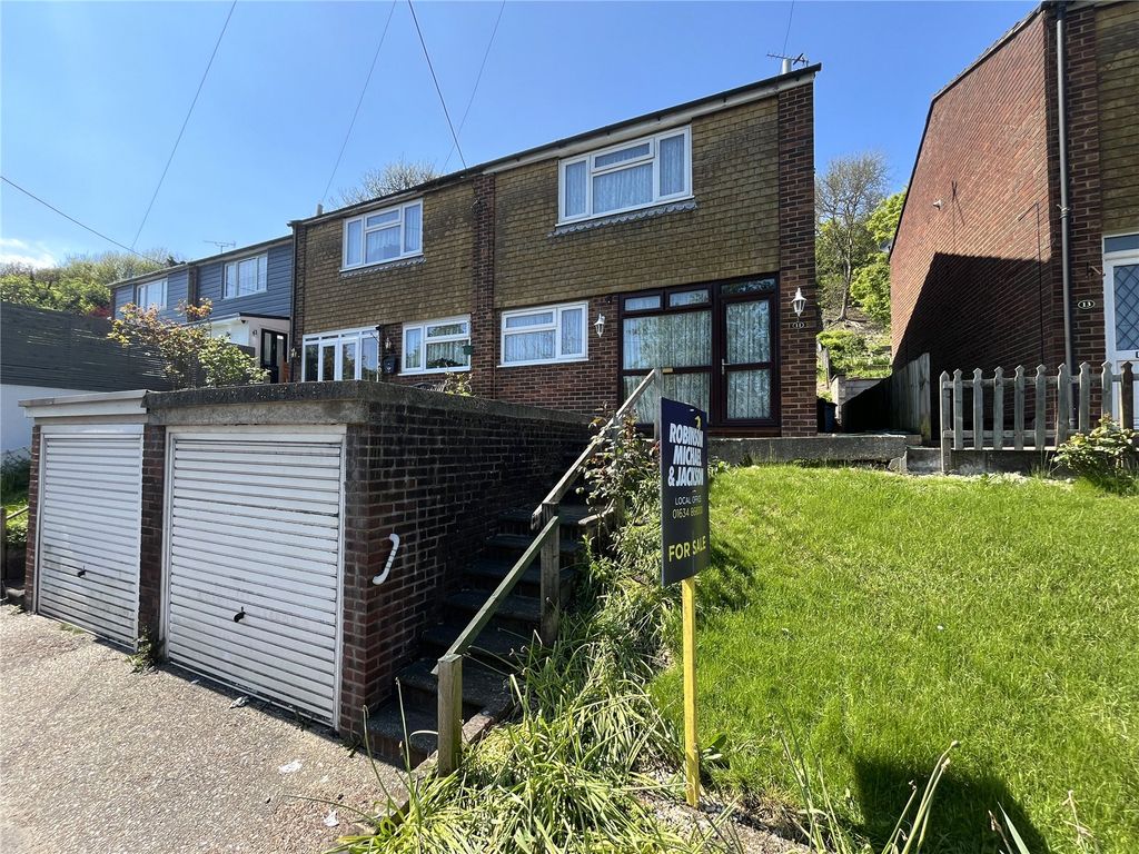 3 Bed Semi Detached House For Sale In Princes Avenue Chatham Kent Me5