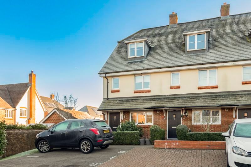 3 Bed End Terrace House For Sale In Old Common Way Uckfield Tn22 £