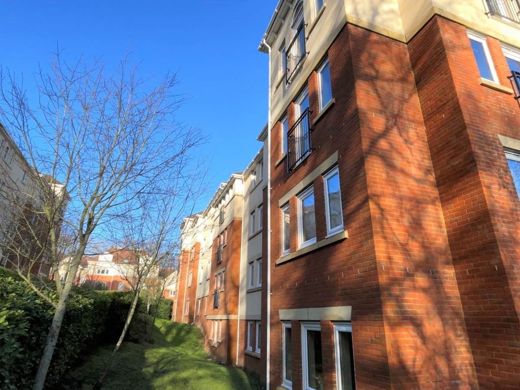 1 bed flat to rent in Queripel Close, Tunbridge Wells TN2, £935 pcm ...