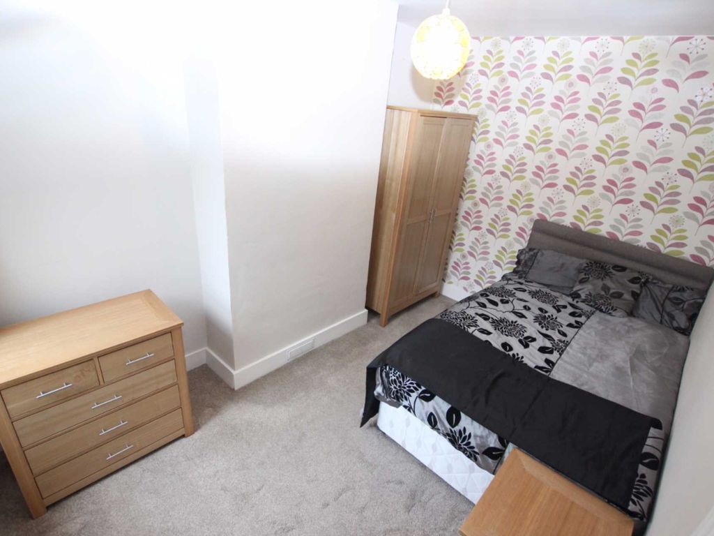 Room to rent in Curzon Street Room, Reading RG30 - Zoopla