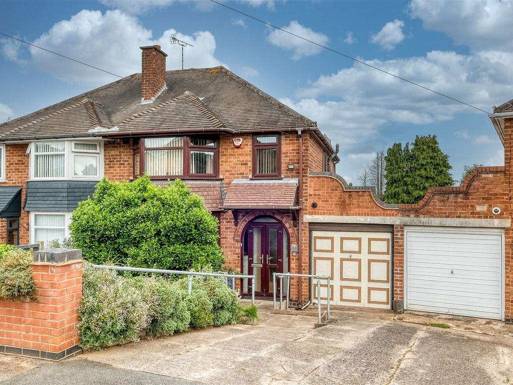 3 Bed Semi Detached House For Sale In Loynells Road Rednal Birmingham