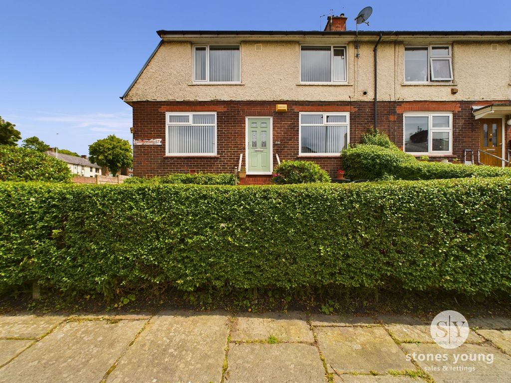 2 bed flat for sale in Cornelian Street, Blackburn BB1, £99,950 - Zoopla