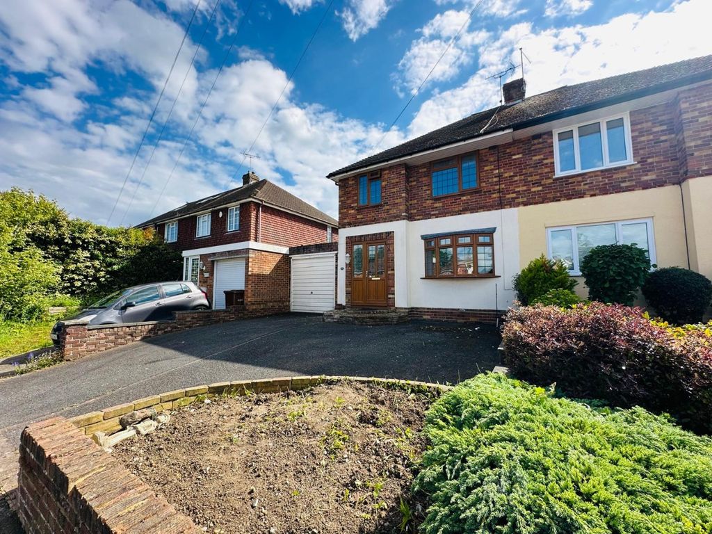 3 Bed Semi Detached House For Sale In Arthur Road Rainham Gillingham