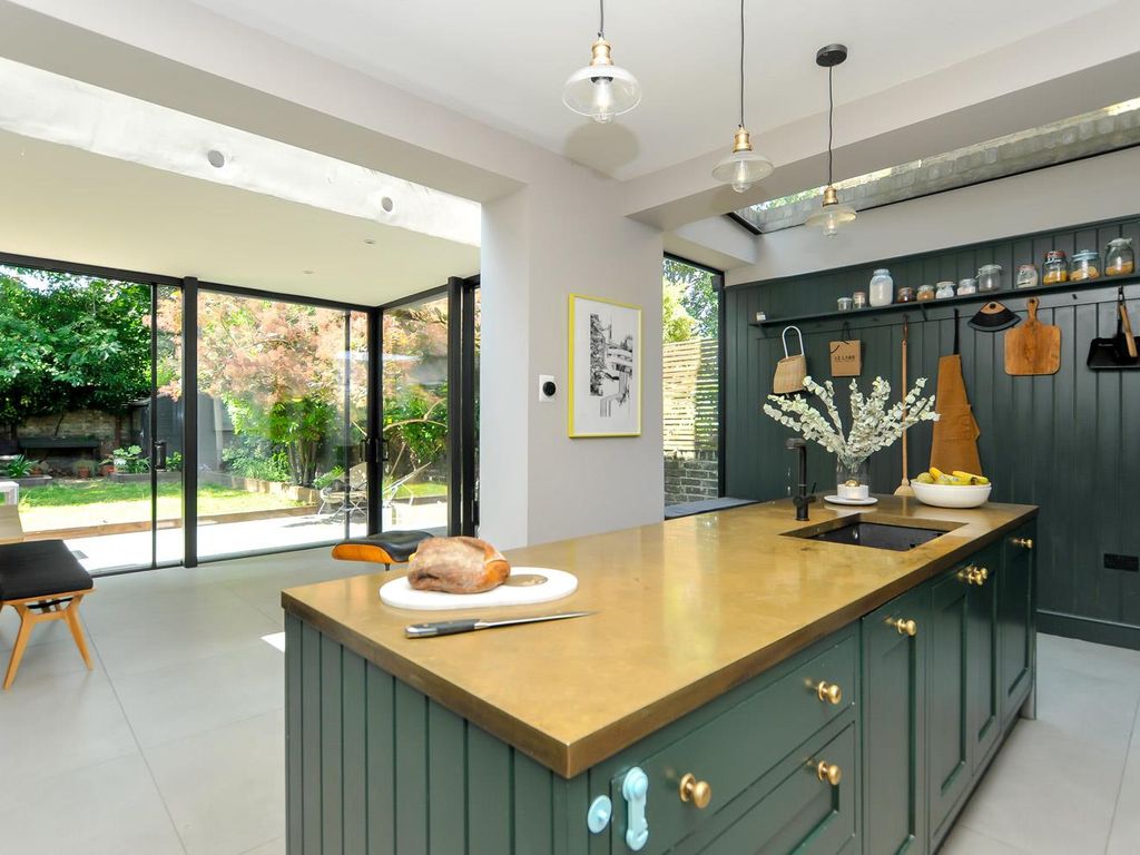 5 bed terraced house for sale in Ickburgh Road, London E5 - Zoopla