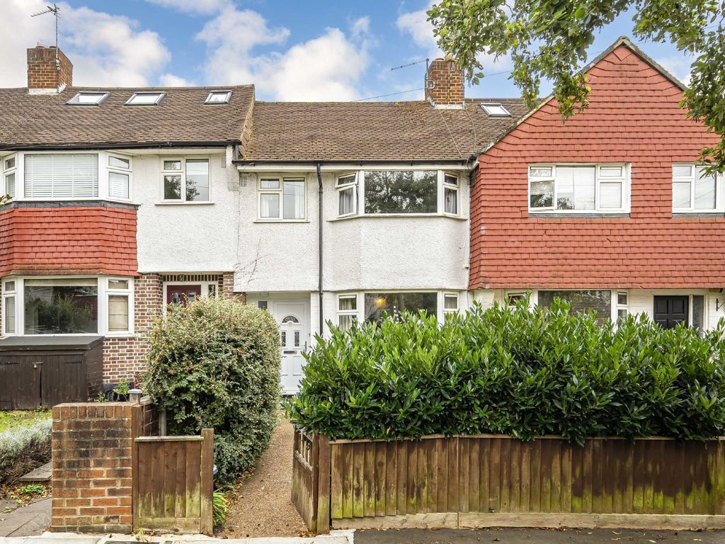 3 bed terraced house for sale in Lisbon Avenue, Twickenham TW2, £550,000 - Zoopla