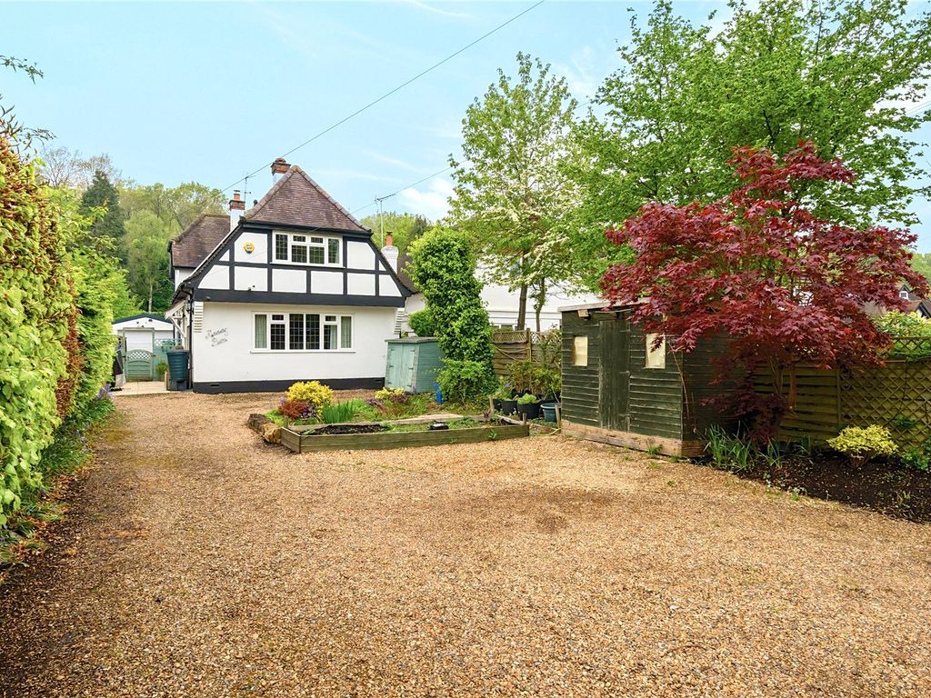 3 bed detached house for sale in Blundel Lane, Stoke D'abernon, Cobham ...