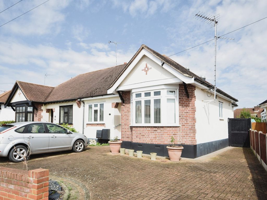 3 Bed Semi Detached Bungalow For Sale In Burnside Crescent Broomfield