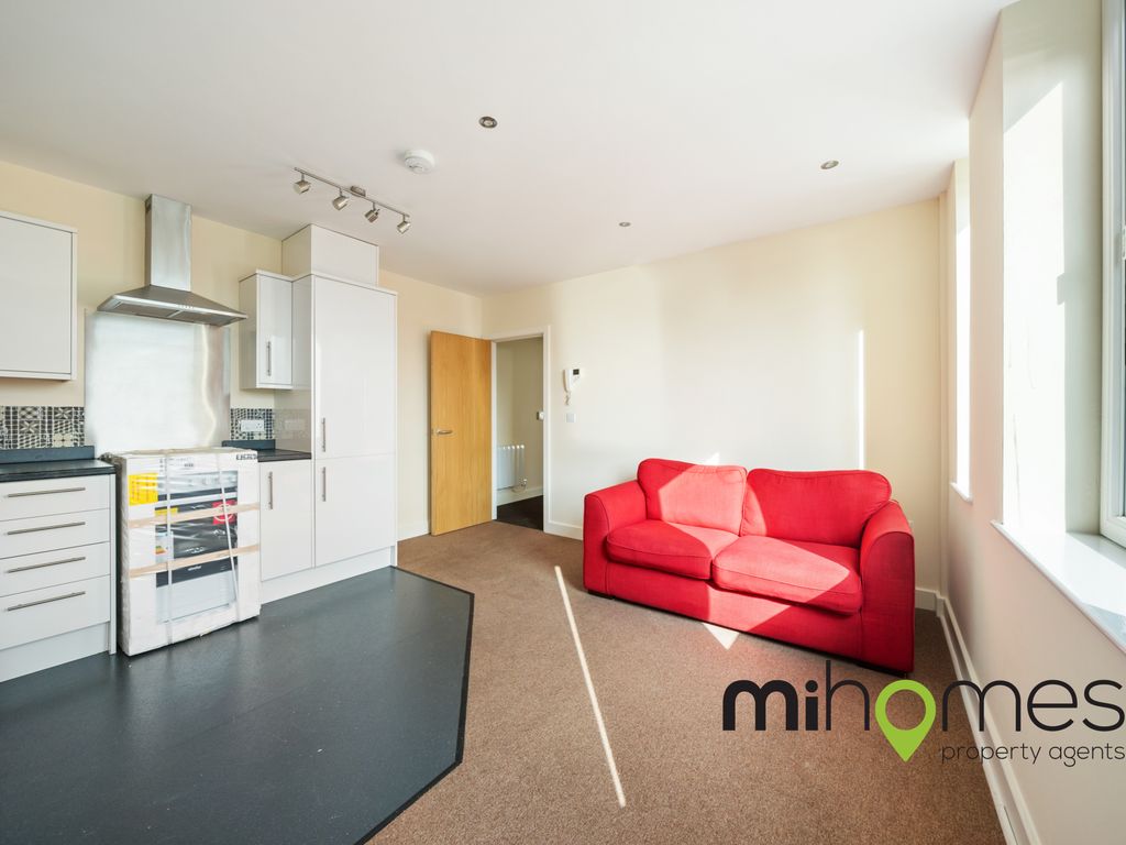 2 bed flat to rent in Staffa Road, London E10, £1,550 pcm - Zoopla