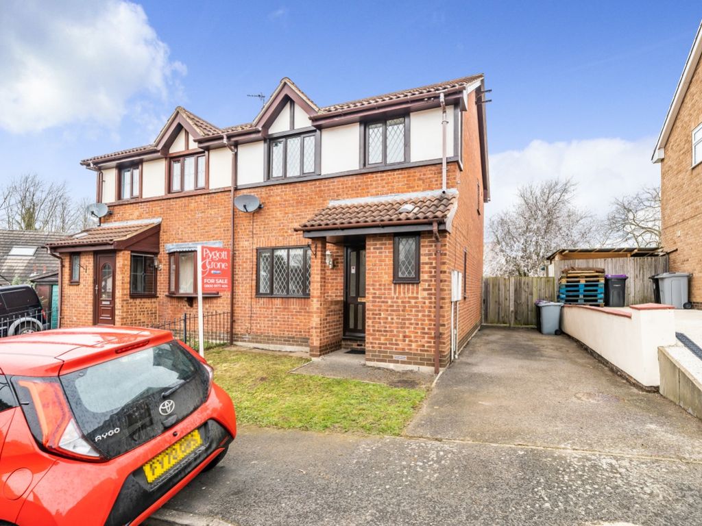 3 Bed Semi Detached House For Sale In Holly Close Grantham