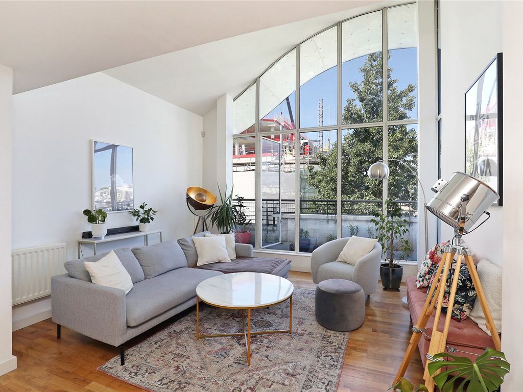 2 bed flat to rent in Inver Court, Inverness Terrace, London W2, £4,333 ...