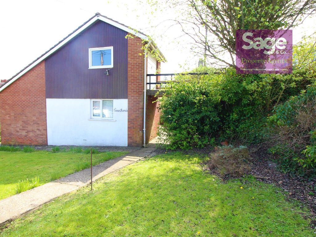 2 Bed Detached Bungalow For Sale In Maesderwen Crescent Pontymoile