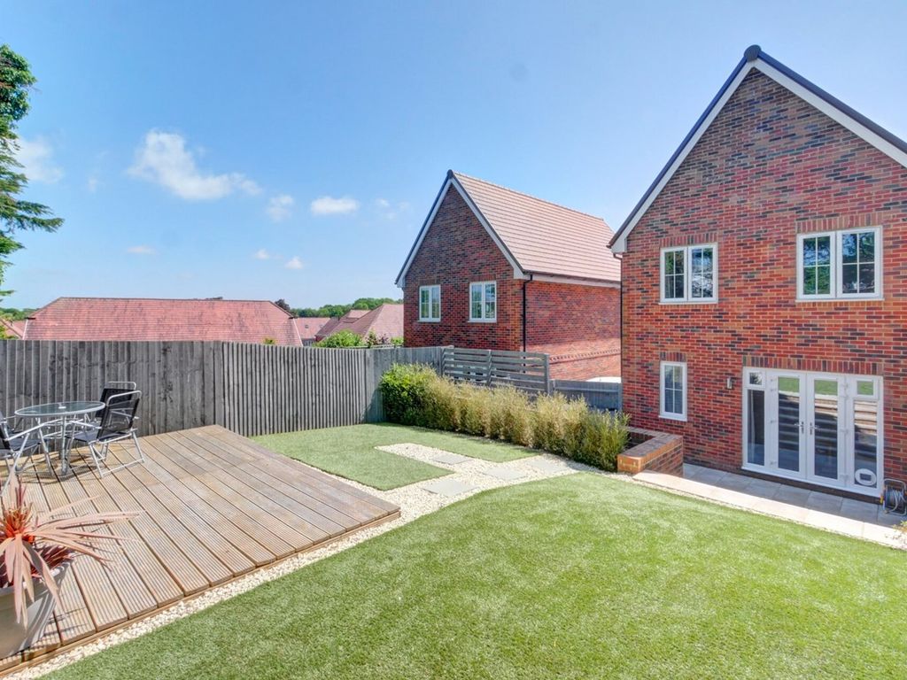 3 bed detached house for sale in Orchard Lane, Hailsham BN27 - Zoopla