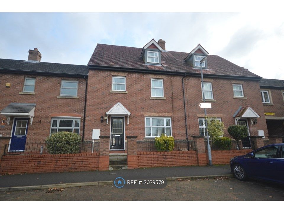 4 bed terraced house to rent in Folly Wood Drive, Chorley PR7, £1,295 ...