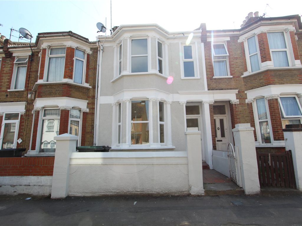 3 bed terraced house to rent in Norfolk Road, Gravesend, Kent DA12, £ ...