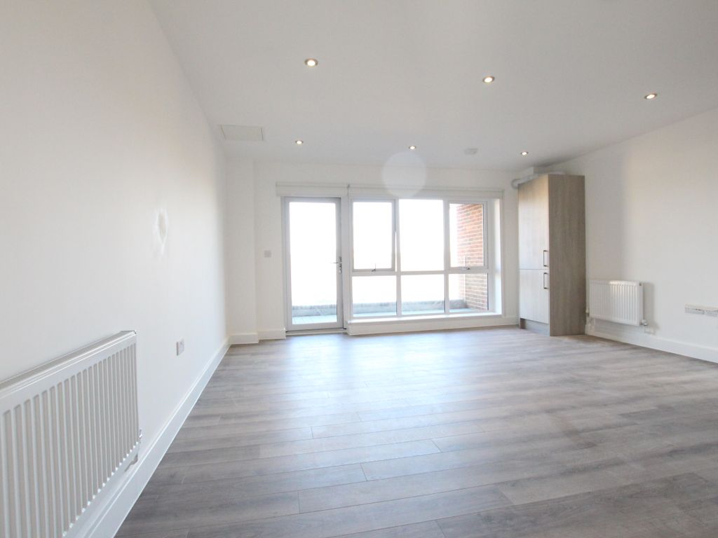 2 bed flat to rent in Dunton Road, London E10 - Zoopla