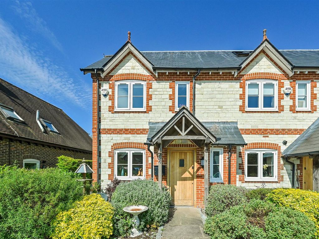 3 bed end terrace house to rent in North Lane, Buriton, Petersfield ...