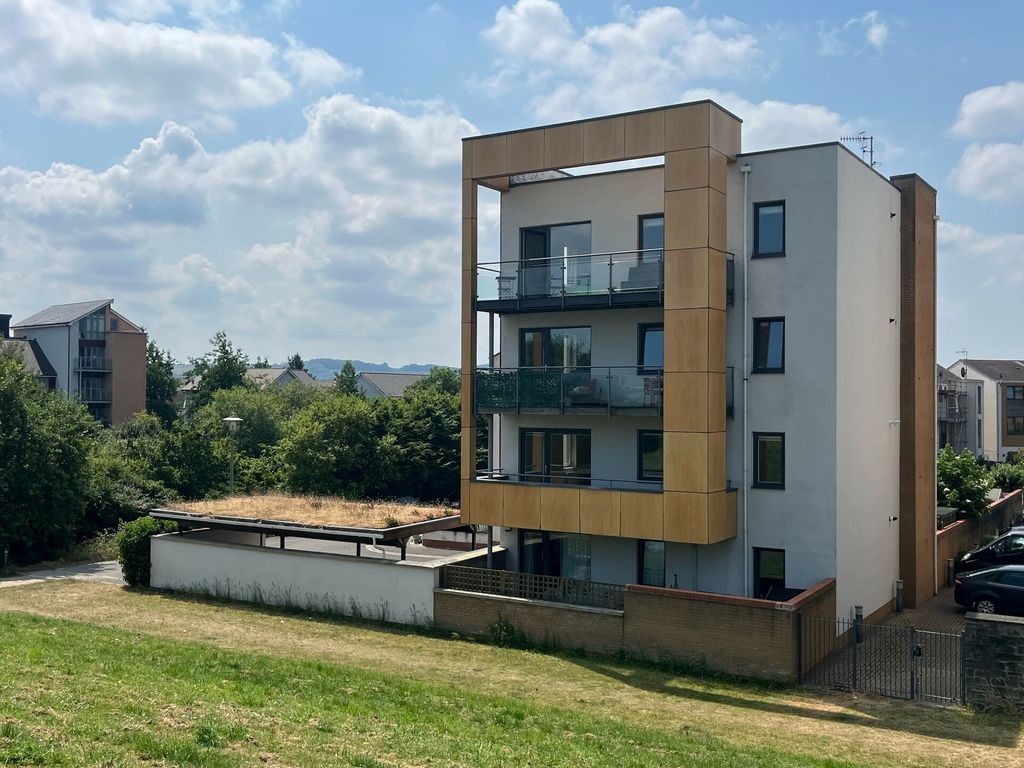 2 bed flat for sale in Pennant Place, Portishead, Bristol BS20, £ ...